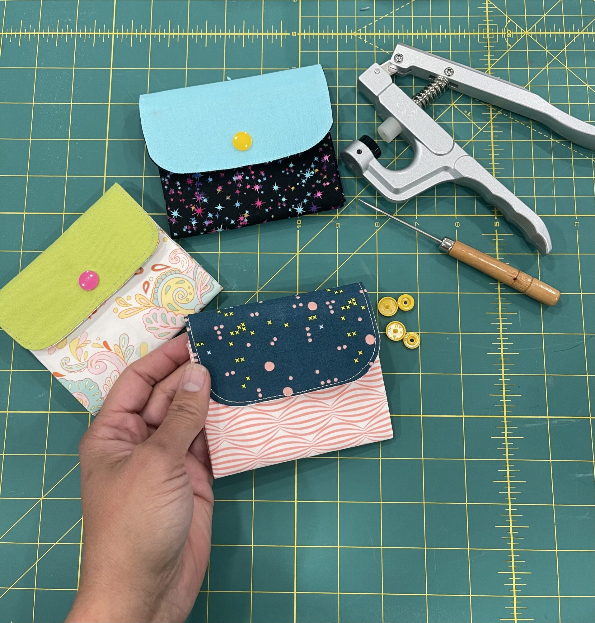 Accordion Mini Wallet Video Course - Crafty Gemini